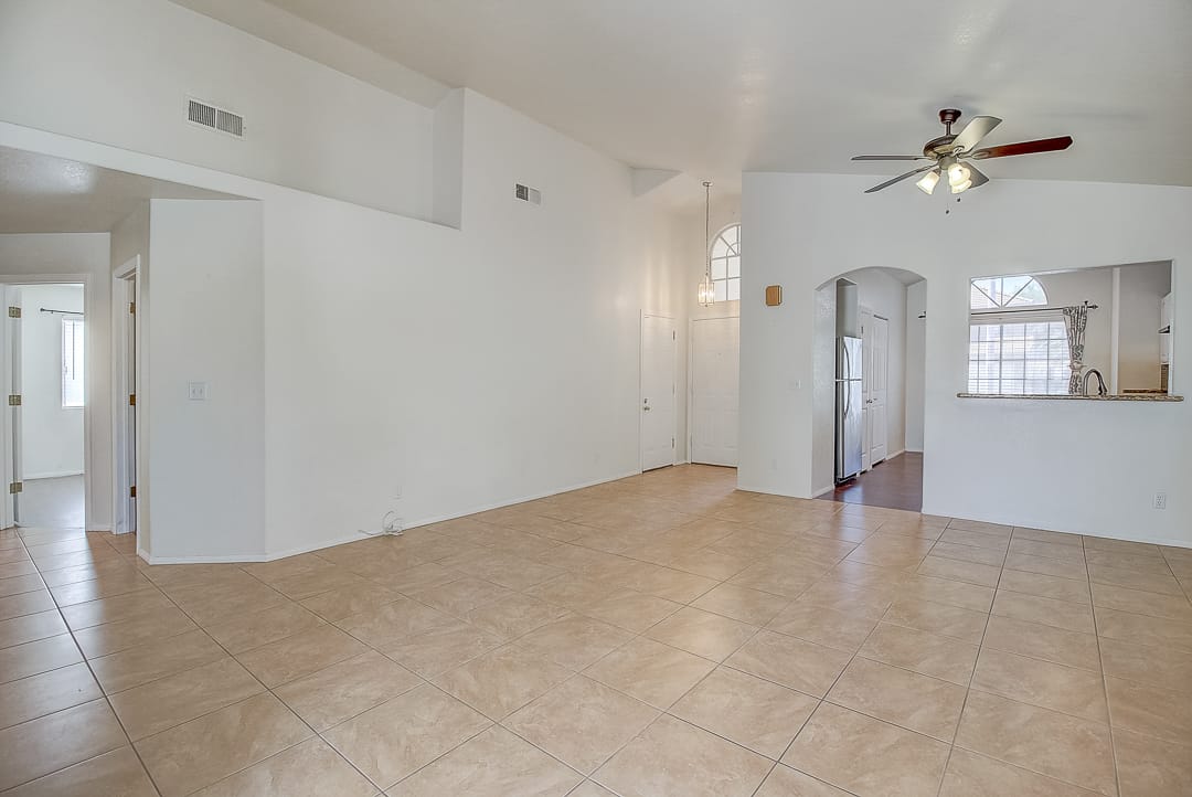 1829 Bogey Way Henderson, NV 89074 - Lauren Paris, Simply Vegas