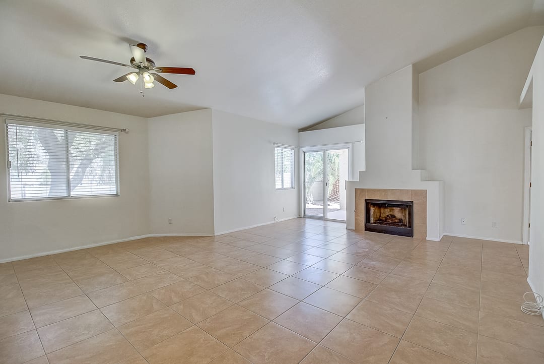 1829 Bogey Way Henderson, NV 89074 - Lauren Paris, Simply Vegas