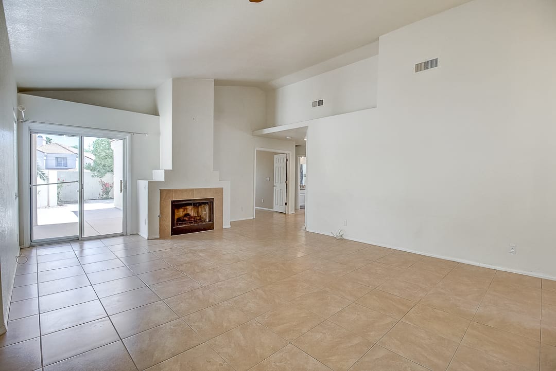 1829 Bogey Way Henderson, NV 89074 - Lauren Paris, Simply Vegas